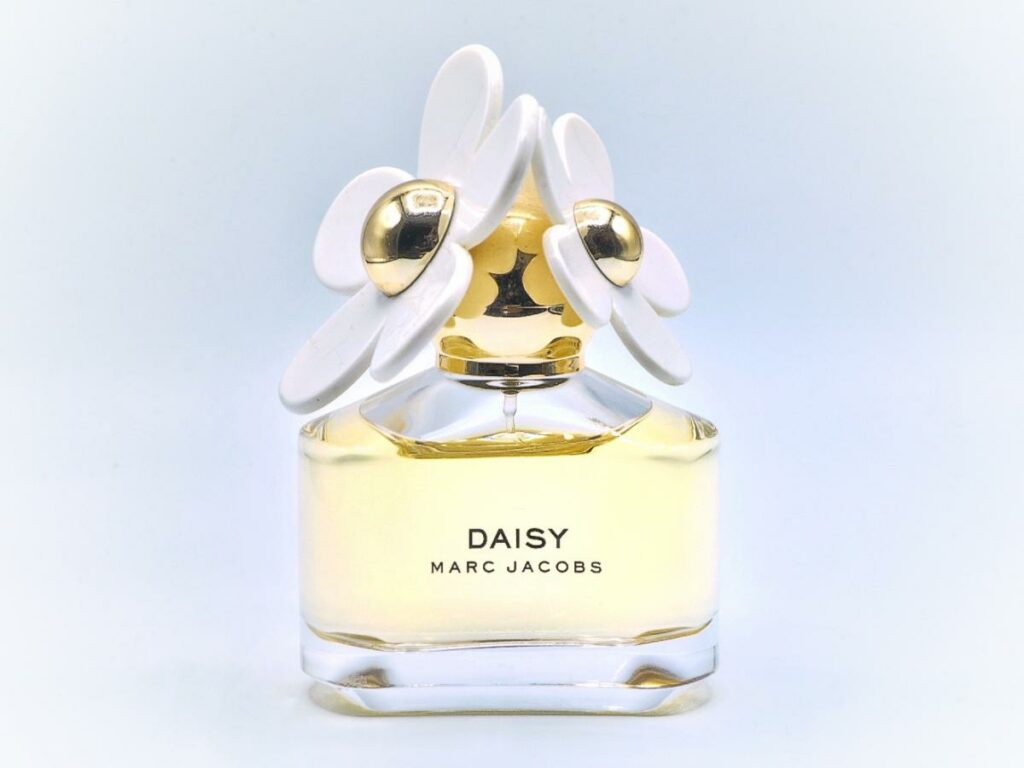 7 Best Smelling Marc Jacobs Perfumes For Her[Tested in 2024]