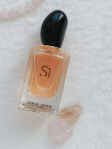 9 Best Smelling Perfumes for College Girls [Tested in 2024]