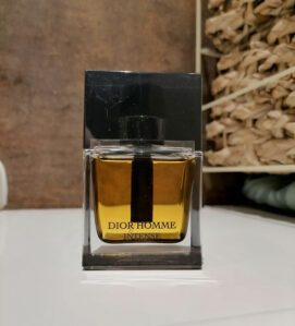 10 Colognes Similar To Valentino Uomo Intense [Top Dupes]